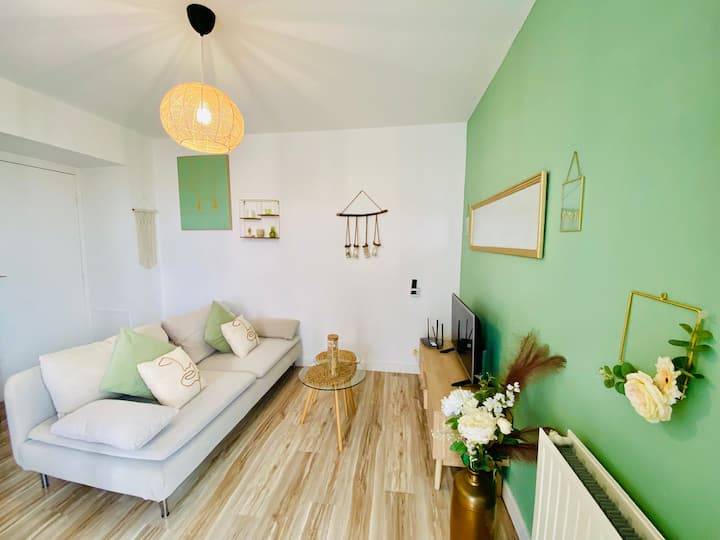 Cocoon Chic • Parking • Terrasse • Gare Proche - Chelles