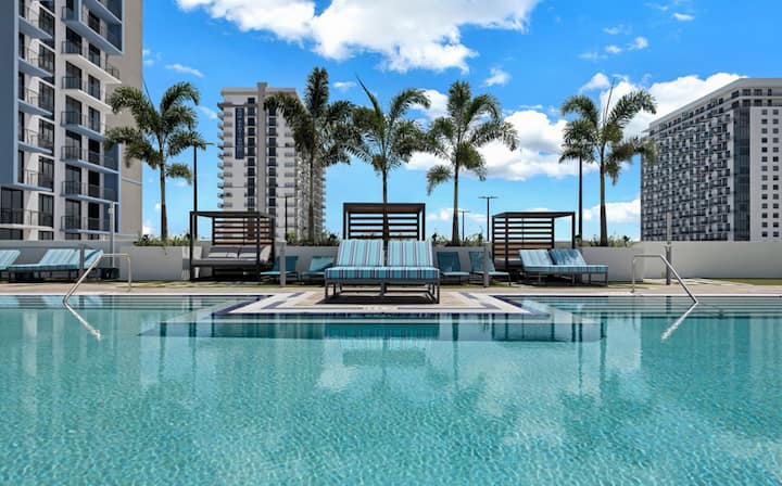 Beautiful Modern Apartment Downtown Doral - Hialeah