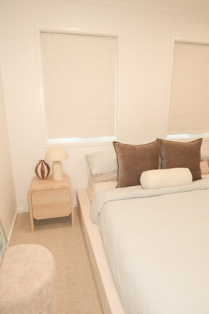 5 Min Walk To Beach, 5 Min Drive To Shops - Rye