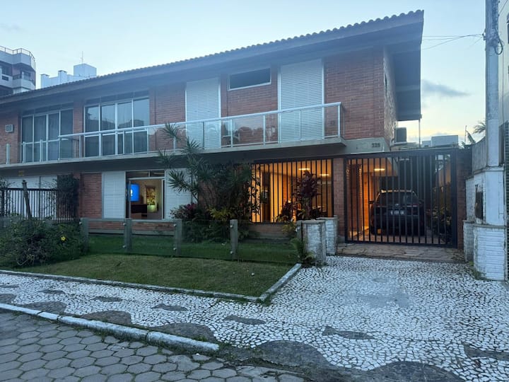 Sobrado No Coração De Caiobá - A 2 Quadras Do Mar - Guaratuba