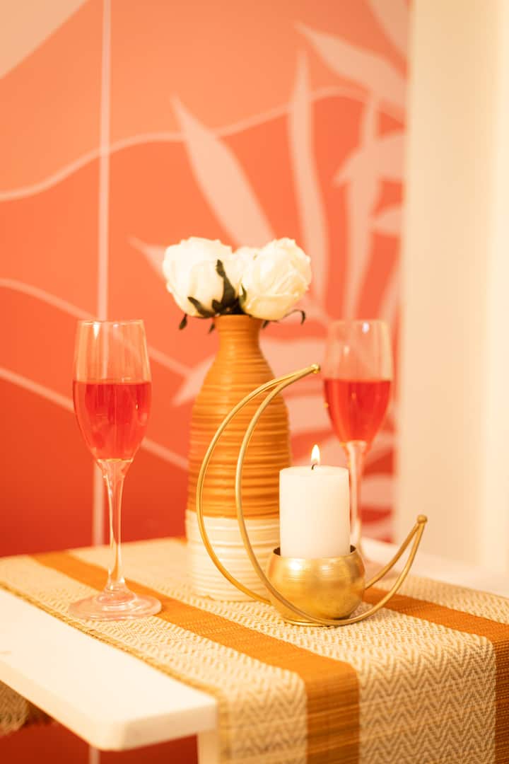 Ac 1 Bhk In Hsr | Balcony | Candle-light Dining - Bengaluru