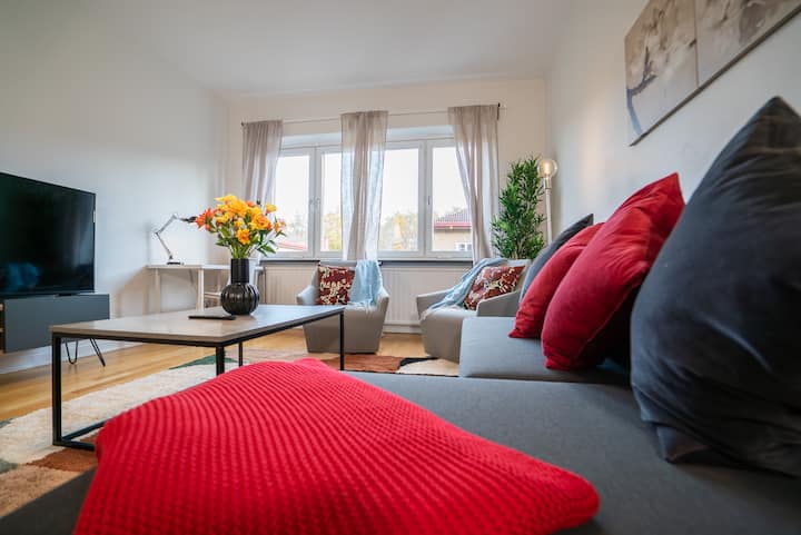 Spacious 2br Central Gothenburg W/ Balcony - Göteborg