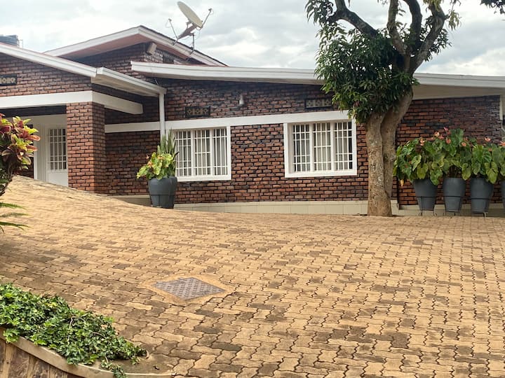 Cozy 3-bedroom Home In A Prime Location - Rwanda