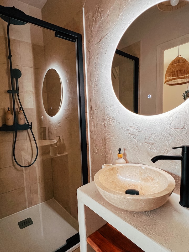 *CASA CALMA* - Superbe T2 - Grande Douche Clim - Airbnb