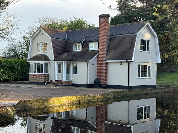 Cuckoo Cottage A Idyllic Country Retreat In Dedham - 埃塞克斯