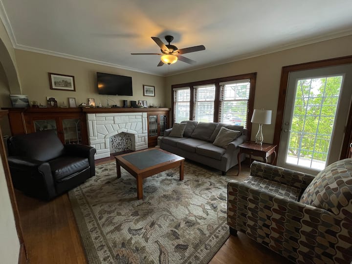 School Side 3 Bedroom Upper - Buffalo, NY