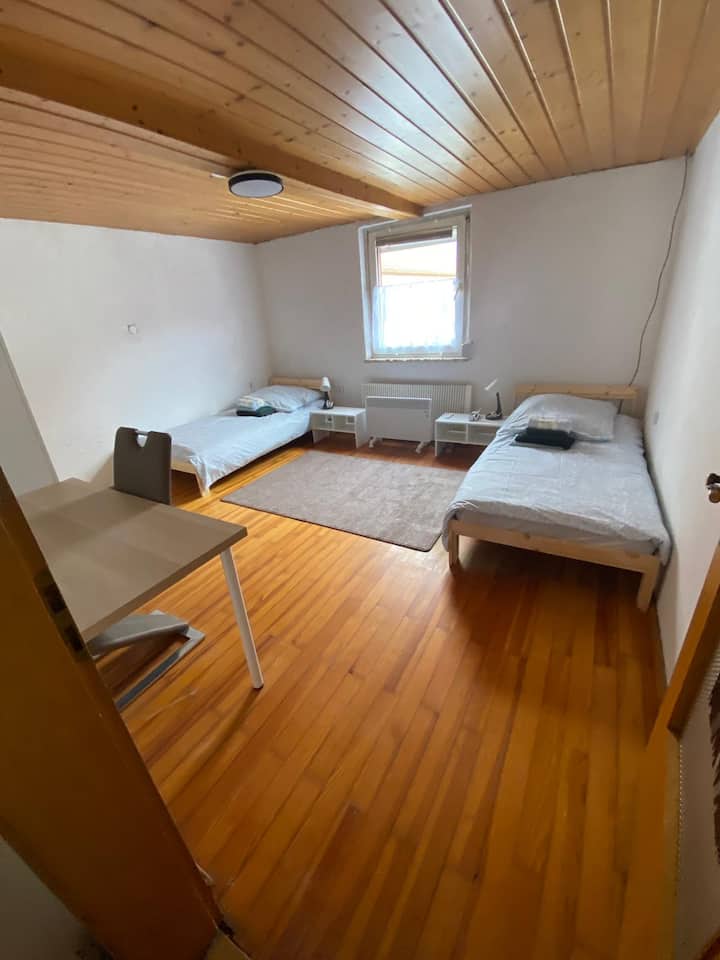 Haus Mit 12 Betten Für Monteure Zu Vermieten - Aschaffenburg