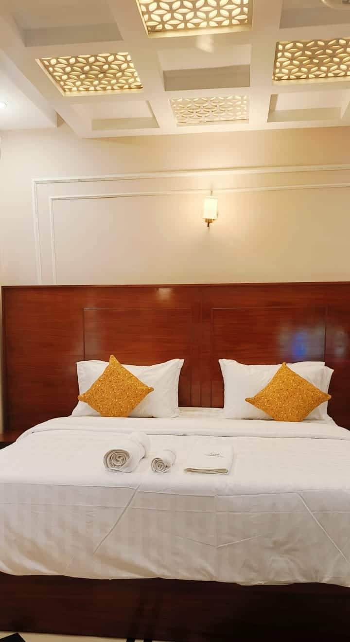 Serene Stay
Welcome As A Guest, Live As A Family - Karachi