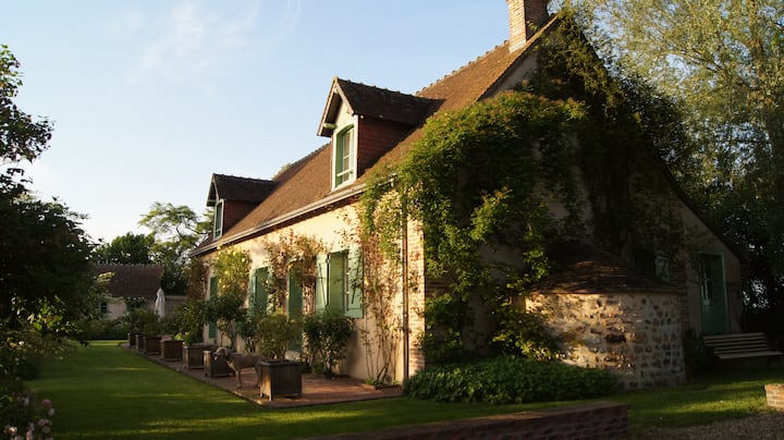 Chambre Au Sein De La Duchaylatière - Le Jardinier - Châteaudun