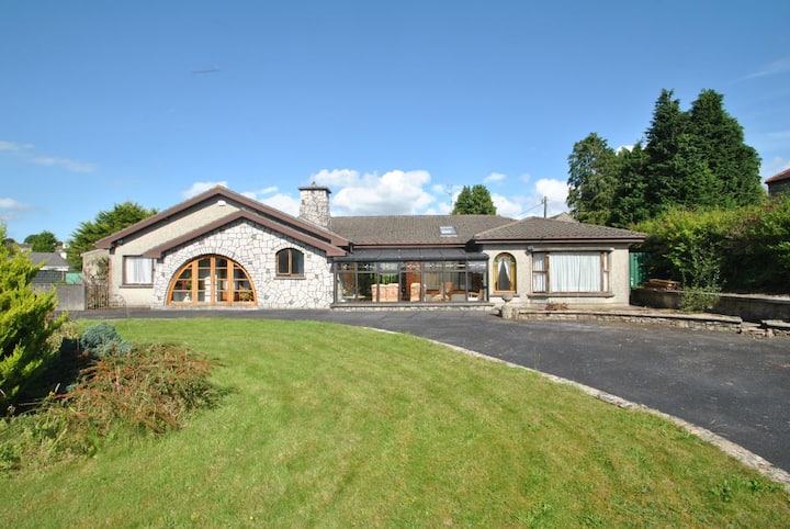 Cas - T2 Roscrea 9br House Sleeps 9 - Roscrea