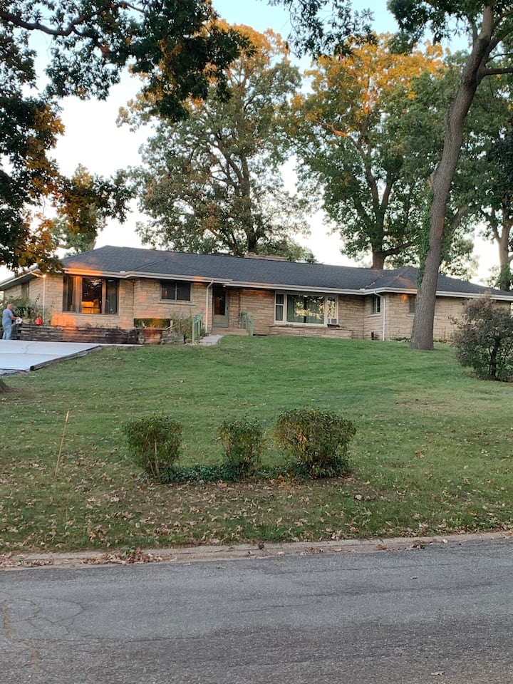 Game Day Hq-walk To The Linebacker And Notre Dame. - Notre Dame, IN