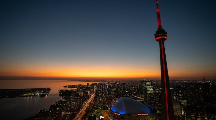 57th Floor Penthouse Cn Tower Views - Toronto, ON