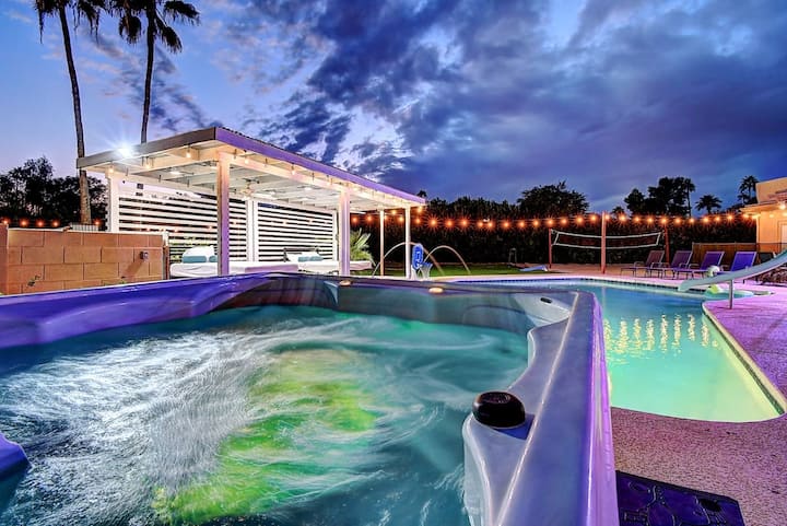 8 Large Bedrooms | Heated Pool | Sport Court - Scottsdale, AZ