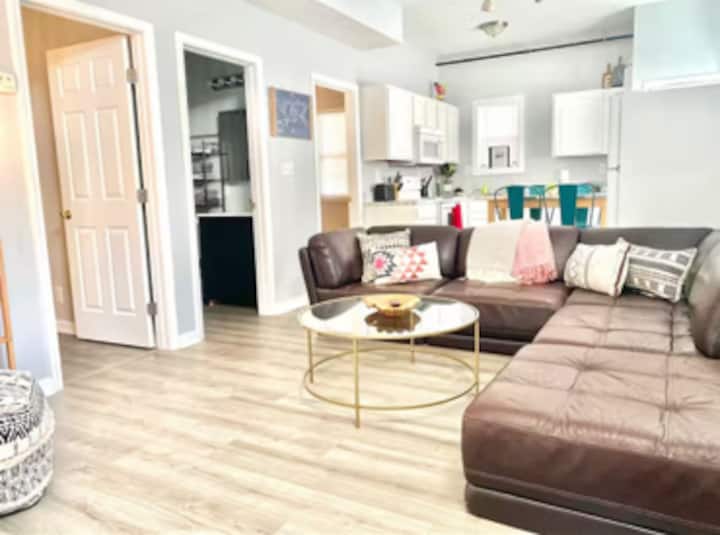 The Bardstown Ii - Hidden Gem (Speakeasy Style) - Louisville, KY