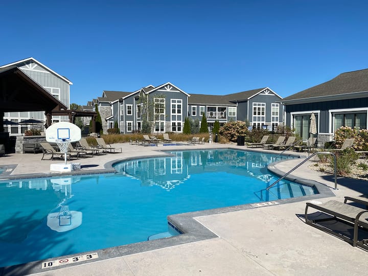 Private 2 Bed Villa On Fir - Mishawaka, IN