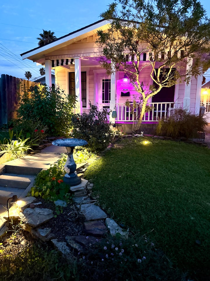 Rosé Chalet - Old Town - San Diego