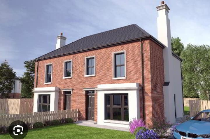 Comfortable & Modern 2 Bedroom Home In Newry - Newry