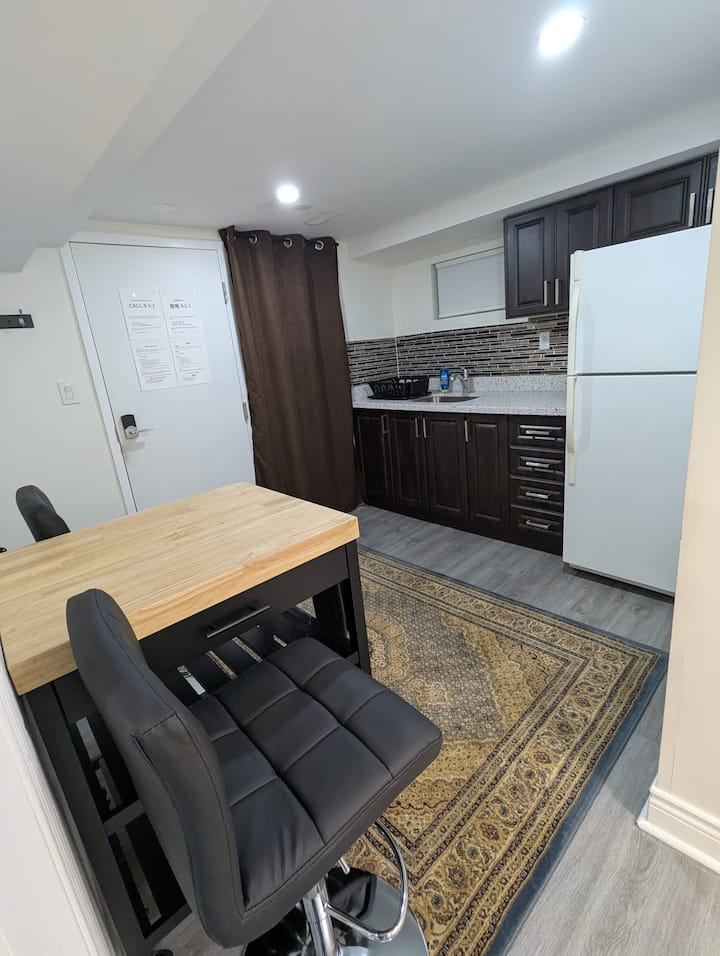 Private Bed Suite W/ Ensuite Dining & Bath - Pickering