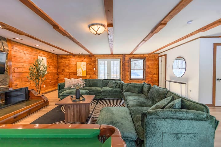 8br Spa Lodge • Hot Tub| Sauna| Steam Room - East Stroudsburg, PA