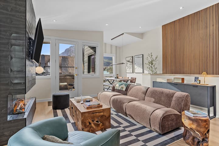 Sisters' Solstice - Mountain View, Hot Tub & Sauna - Canmore