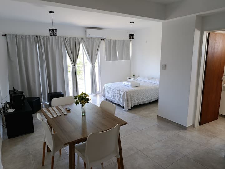 Alquilo Departamento Amoblado Por Día En Mercedes. - Mercedes