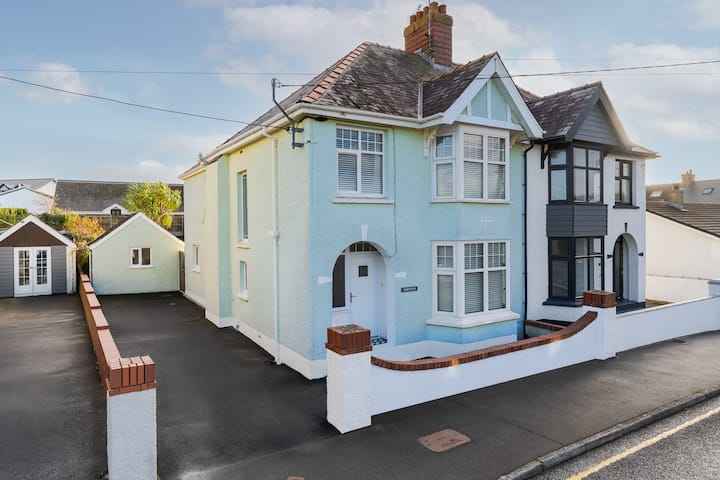 Charming 4-bedroom House 5 Minutes Walk To Beach - Cardigan