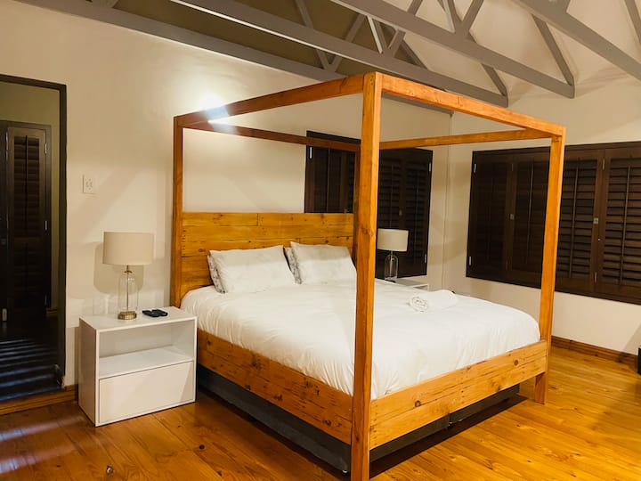 Melodie Guest House-queen Suite - Hartbeespoort
