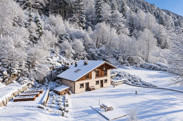 [Holiday Home With Spa In The Dolomites] Chalet Sylva - Pinzolo