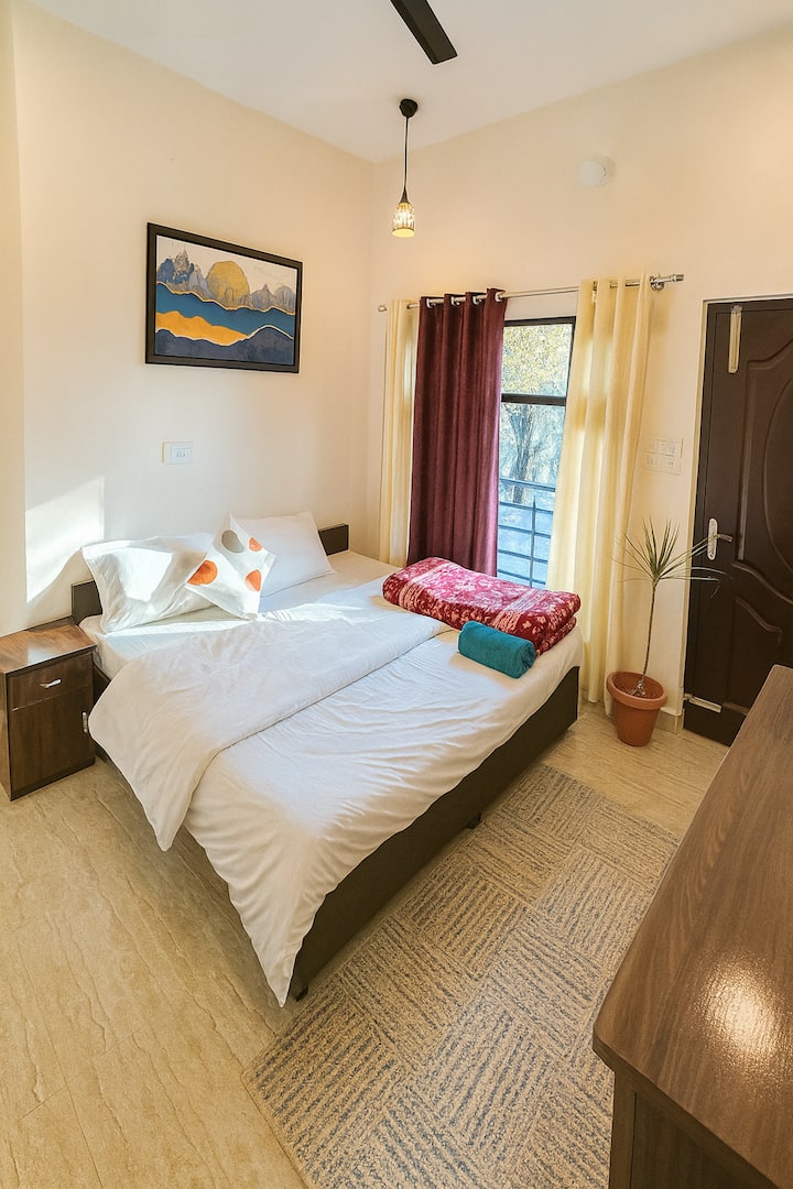 Vin’s Villa & Caffè — Mountain Vista - Bir