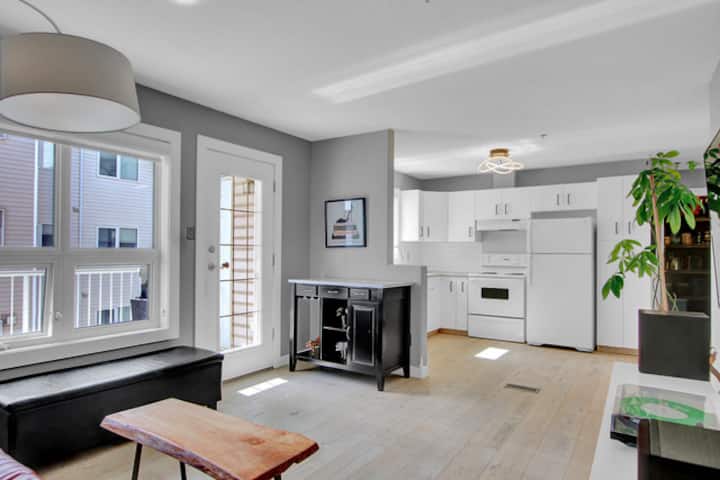 Executive 1br Condo/near Downtown - Regina