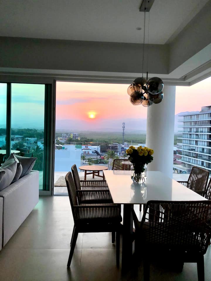 V Marina · Modern Condo · Golf & Ocean Views - Mexico