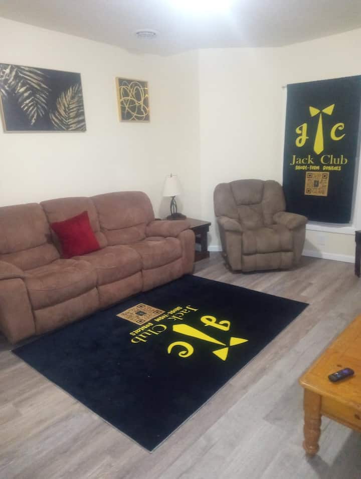 628) Cozy 3 Bedrooms | Full Kitchen | Smart Tv - Rotterdam, NY