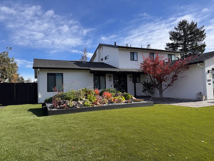 New, Quiet, Chic, Modern Comfort In Cupertino. - Cupertino, CA