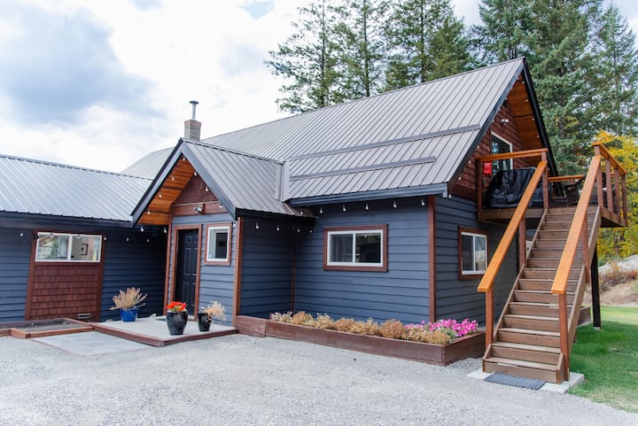 Douglas Fir Chalet - Golden