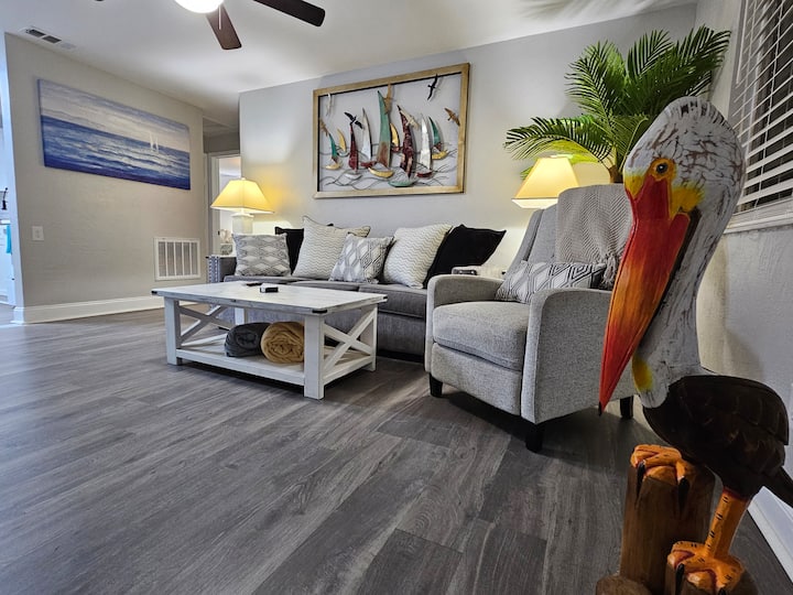 Seaside Serenity Beachside Home - Ormond Beach, FL