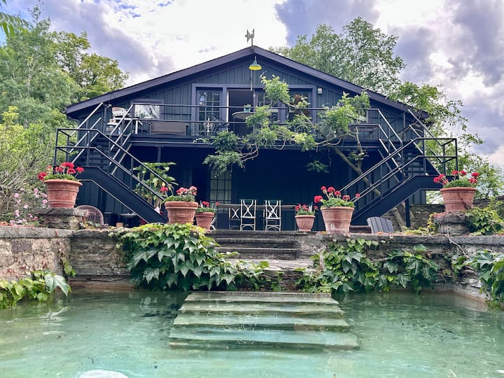 Artistic Barn Studio Apt W Pool By Treman Park - 伊薩卡