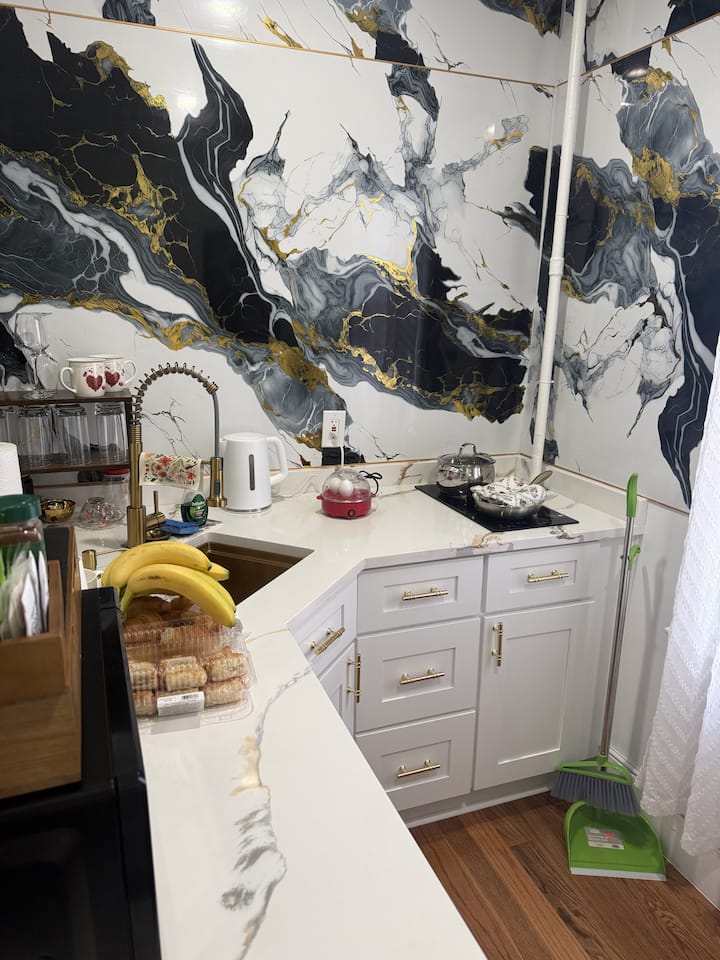 Hosted Nyc Private Room | Near I-95 & Subway 2·5·6 - The Bronx, NY