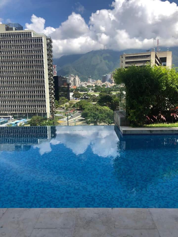 Bello Apartamento En El Centro De Las Mercedes - Caracas