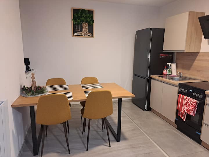 Budget Apartment Knm - Kysucké Nové Mesto
