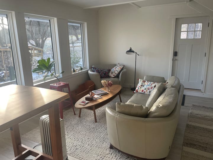 Cozy Apartment With & Spacious Loft & Fenced Yard - Braintree, VT