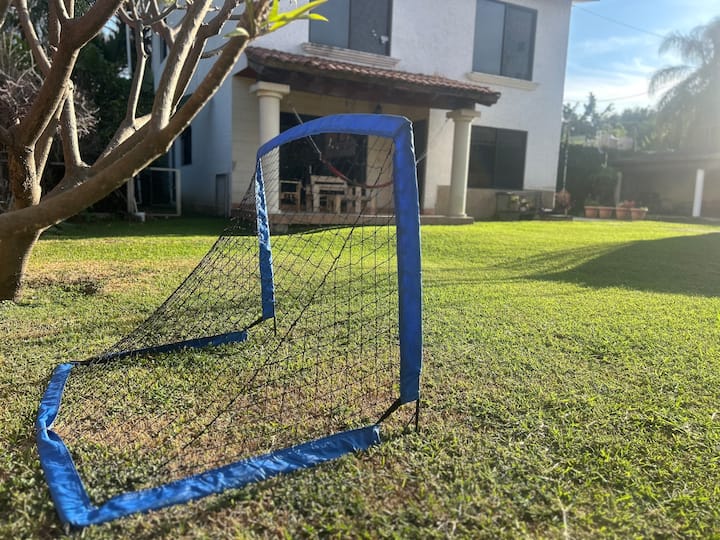 Enorme Jardín Privado, Estilo Granja En Cuernavaca - Cuernavaca