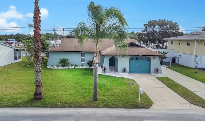 Bimini Breeze Retreat Direct Gulf Access - Weeki Wachee, FL