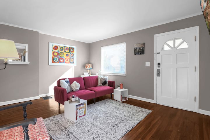 Centrally Located 2br Home + Garage - Columbus, OH