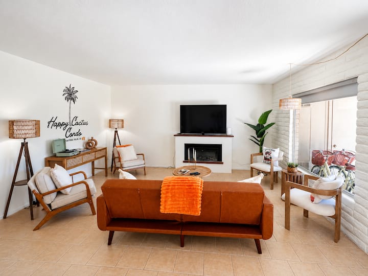 Happy Cactus Condo - Modern Desert Retreat - Avondale, AZ