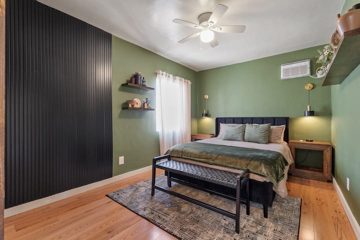 Hidden Hollywood Hideaway! - Hollywood, CA