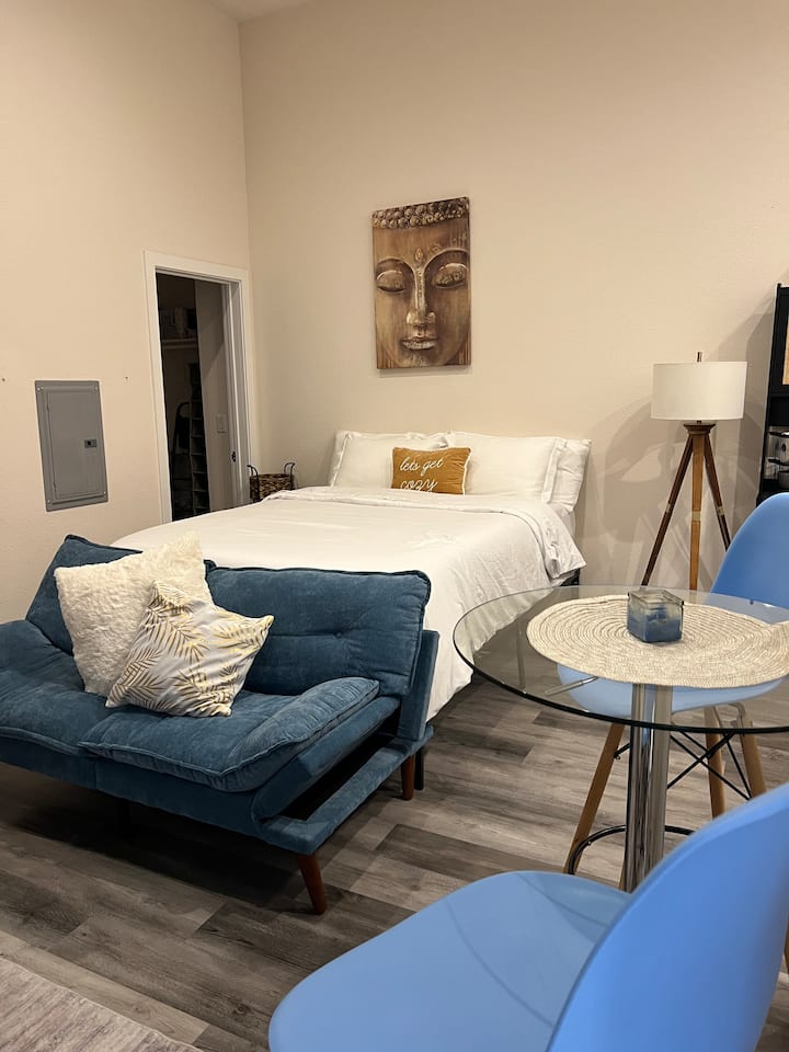 Downtown Loft One Block From Doco - Sacramento, CA