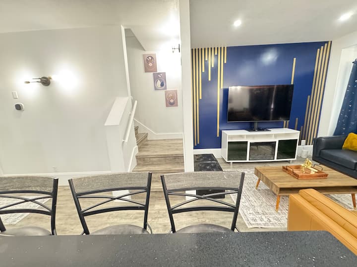 Gorgeous Townhouse - Dawson Creek