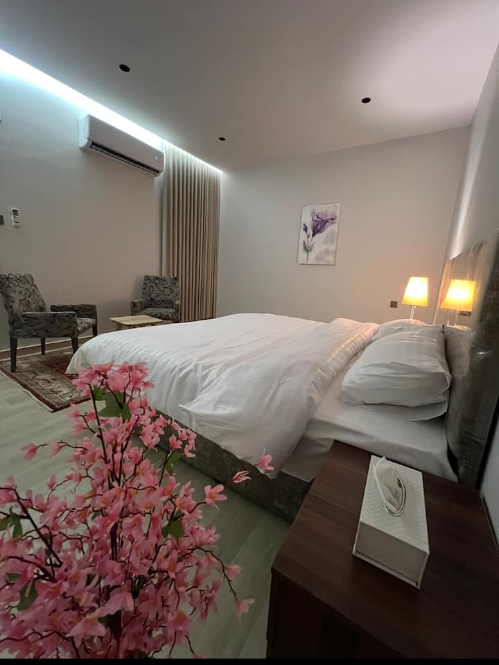 شقة أنيقة وجميلة تتكون من 3 غرف وصالة - Medina