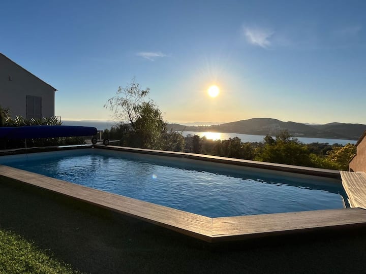 Villa 5 Chambres Avec Piscine Et Jardin Ensoleillé - Fréjus