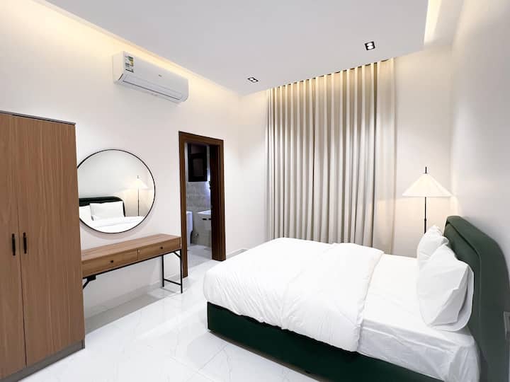 Modern 7 Alaqirwan / Malhum - Riad